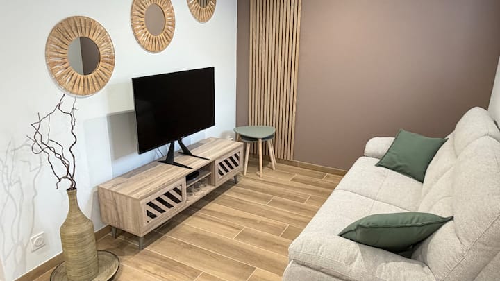 Appartement F2 - Parking Gratuit - Épône