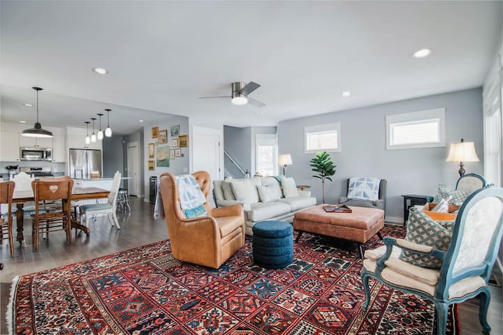 High Tide: Harbor View: Walk2town/beach:sleeps 12 - Boyne City, MI