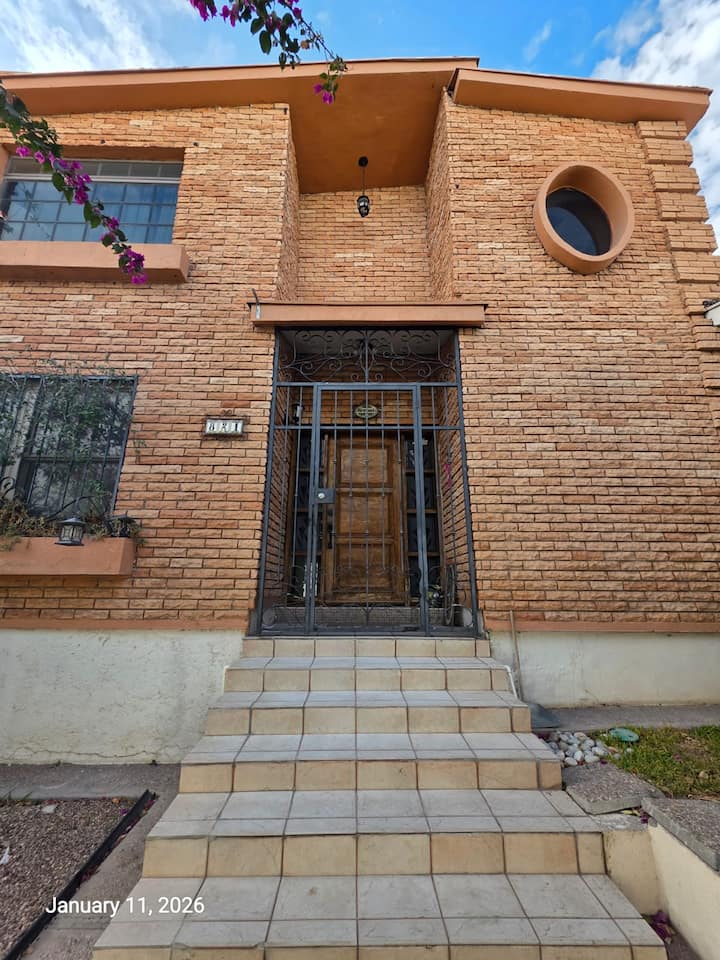 Casa Amplia, Al Centro De La Ciudad. - Chihuahua