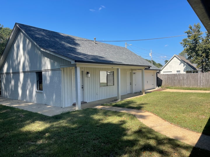 Dusty’s Place - Tupelo, MS