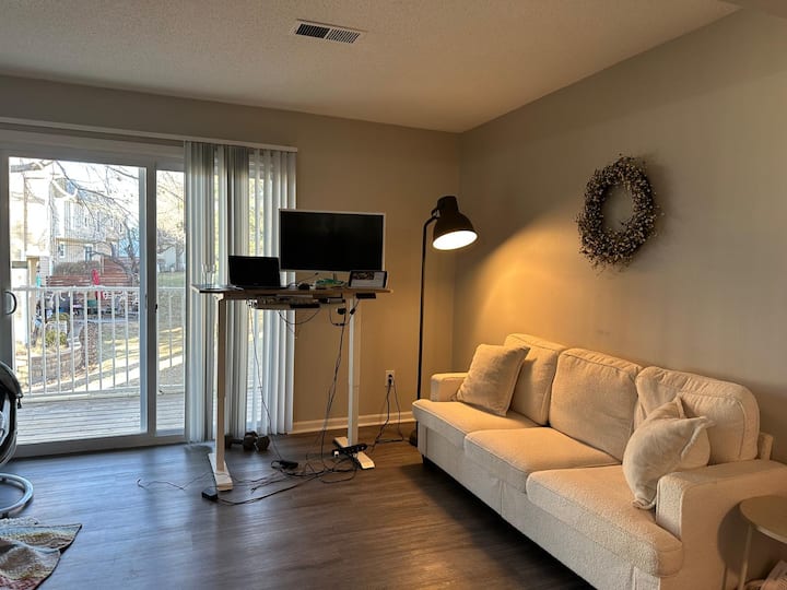 Center Location, Easy Access To Shops, Restaurants - Overland Park, KS