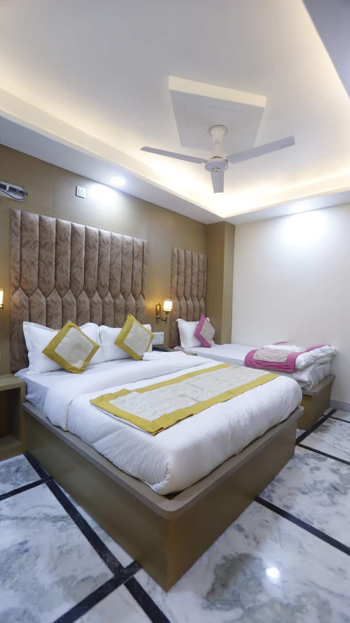 Hotel Mahesh Deluxe 2– A Friendly Family Stay - Delhi, India