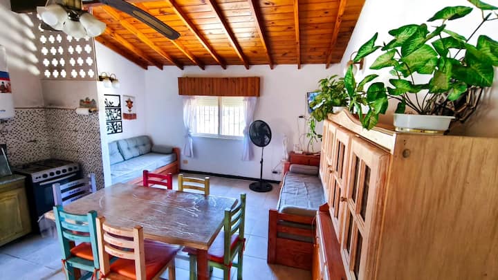 A Metros De La Playa, Mucha Luz, Verde Y Parrilla - Mar de Ajó