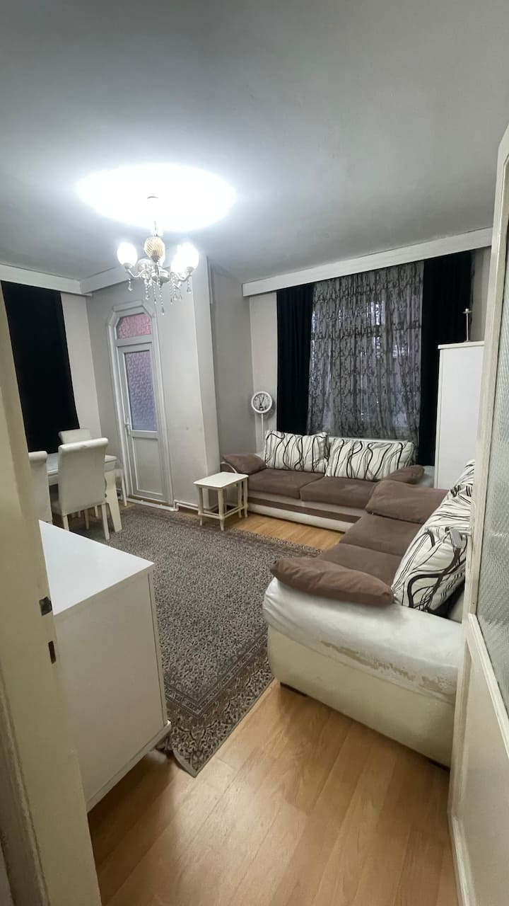 Stratejik Konumda Lüks Daire - Bahçelievler