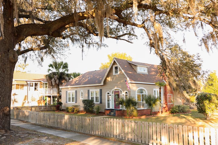 Historic Downtown Panama City | Stylish 2br/2ba - Panama City, FL