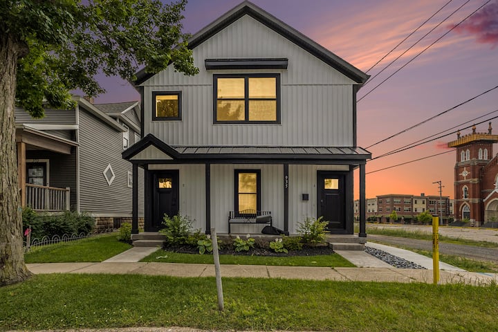 New Modern Downtown Oasis - Muskegon, MI