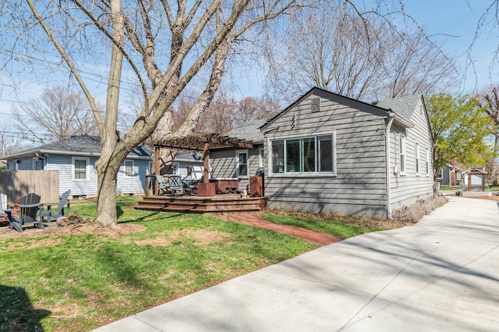 Broad Ripple/hot Tub/dog Friendly/walkable - Kota