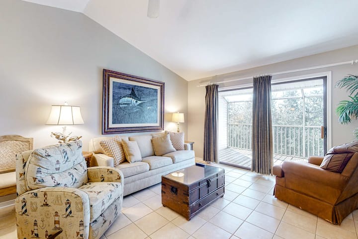 Enchanting 2br 2nd-floor | Balcony | Pool - Orange Beach, AL