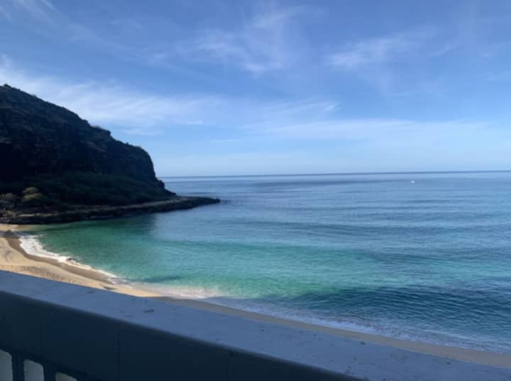 Island Escape -Oceanfront Retreat, Newly Remodeled - O‘ahu, HI