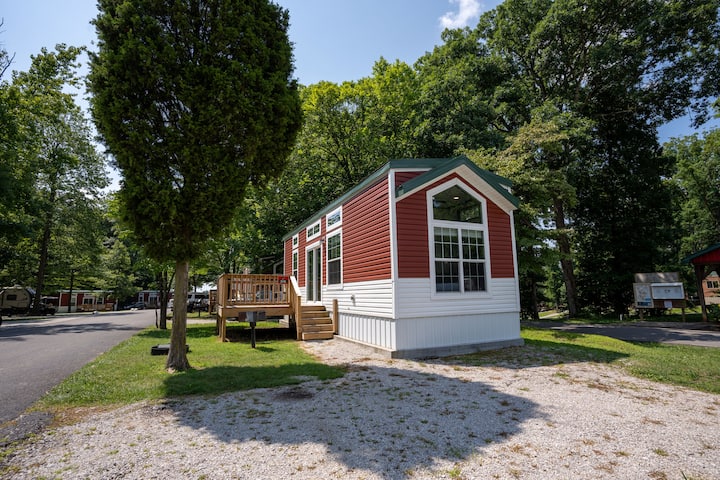 Candy Cane Cottage - Pet Friendly - Holiday World & Splashin Safari Santa Claus