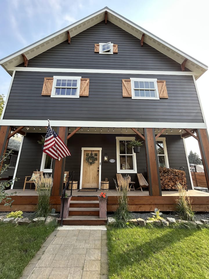 Beautiful 4 Bedroom Home With Loft In Downtown Cda - Coeur d'Alene, ID