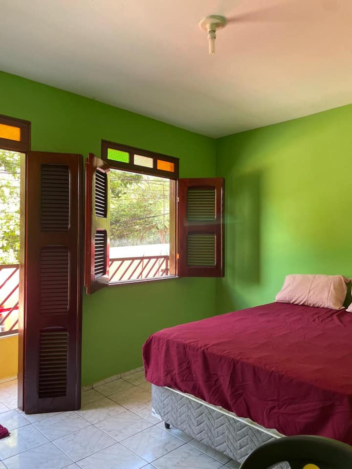 Aconchego Com Varanda A Passos Da Praia. -