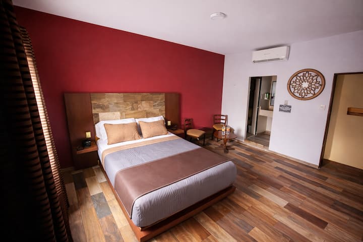 Habitación 1 Cama Queen A/c Estacionamiento Priv - Córdoba