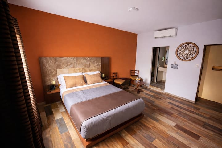 Habitación 1 Cama Queen A/c Estacionamiento Priv - Córdoba