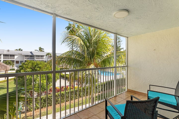 Tropical 2br | Balcony | Pool | - Key Largo, FL
