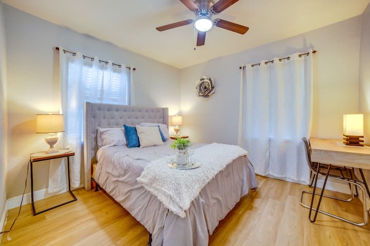 Family-friendly Home 2 Mi To Dtwn Riverside - Jurupa Valley, CA