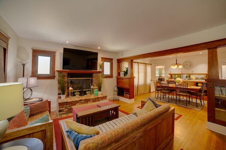 Home 1/2 Mi To Dtwn Riverside: Families Welcome! - Bloomington, CA