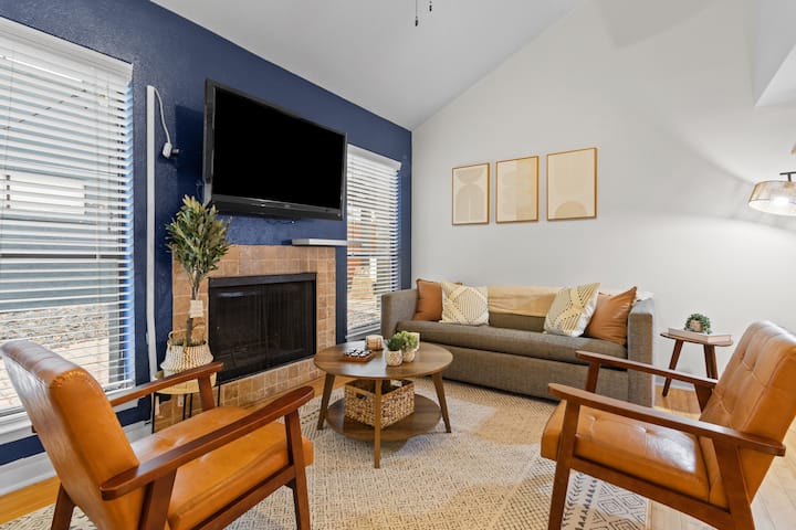 Austinheat Spacious Townhome|near Downtown|parking - Austin, TX