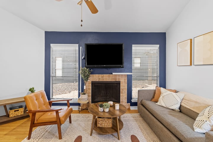 Austinheat Spacious Townhome|near Downtown|parking - Austin, TX