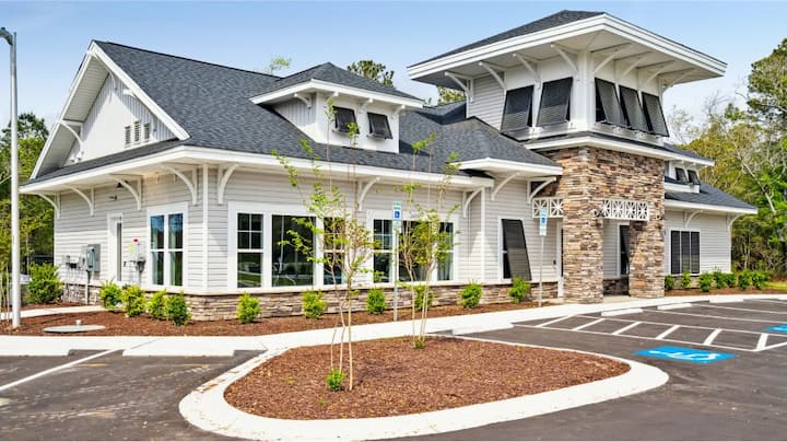 New 4br Home, Sleeps 10 -Pool & Golf, Mins To Oib! - Ocean Isle Beach, NC