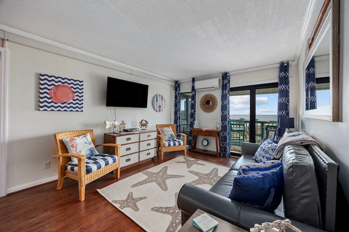 New- Beachfront Cozy Condo Steps To The Beach! - Myrtle Beach, SC