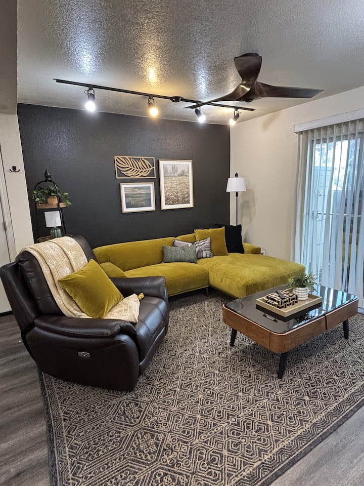 2br Apartment/workspace/washer/dryer/free Parking - Fresno, CA