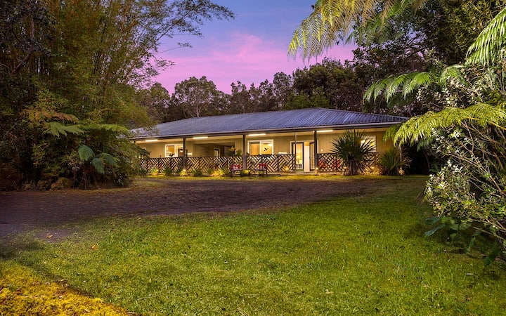Modern Family Bungalow, Close To The National Park - Volcano, HI