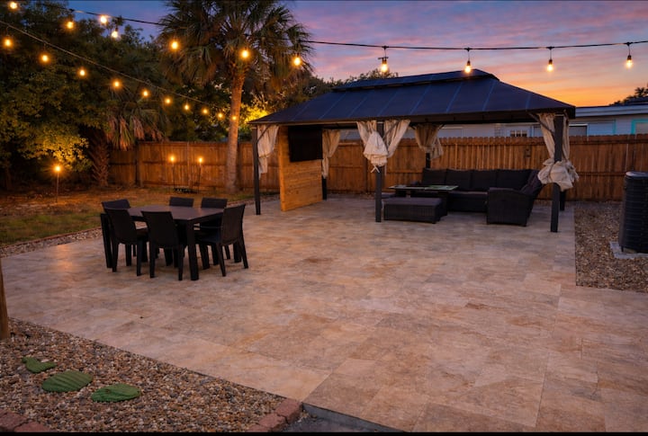 Welcome To The Surf House, Enjoy The Nautical Vibe - Melbourne, FL