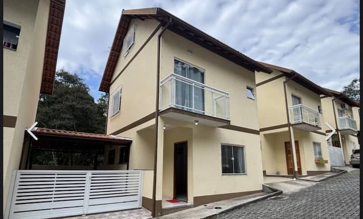 Casa  Inteira Na Serra De Nova Friburgo - Nova Friburgo