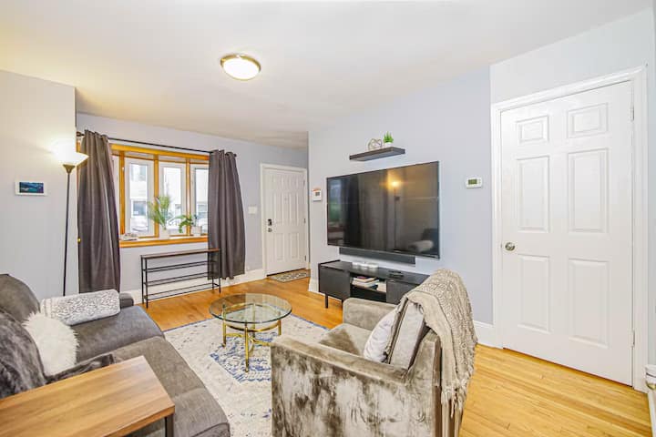 Contemporary 2 Bedroom Escape Minutes To Downtown! - Washington, D.C.