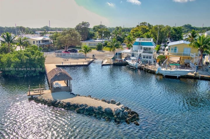 Cozy Cottage On Tarpon Basin - Key Largo, FL