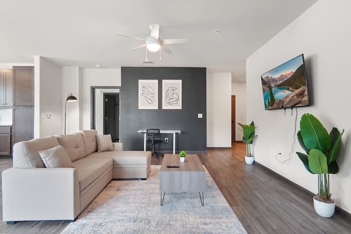 3br | King Bed | Balcony | North Raleigh - Wake Forest, NC