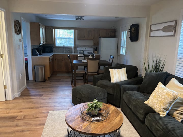 Shady Hill Cottage. Your Hidden Lake Retreat. - Conneaut Lake, PA