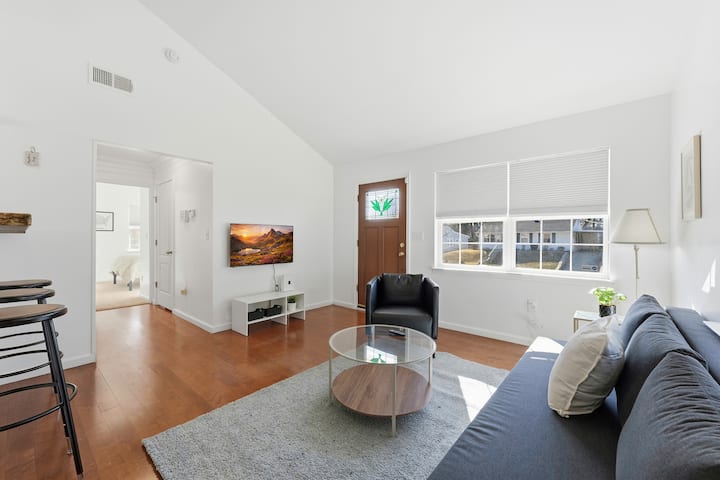 The National Harbor Retreat - 1 Month + - National Harbor, MD