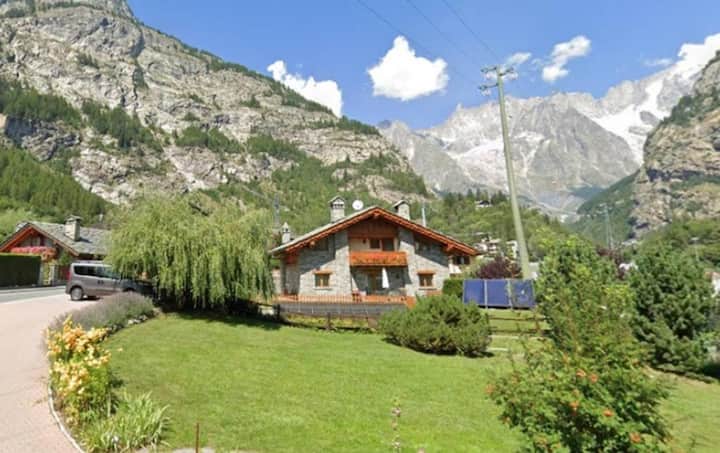 Bright And Spacious Chalet Near Ski Lift Unit 1 - La Thuile