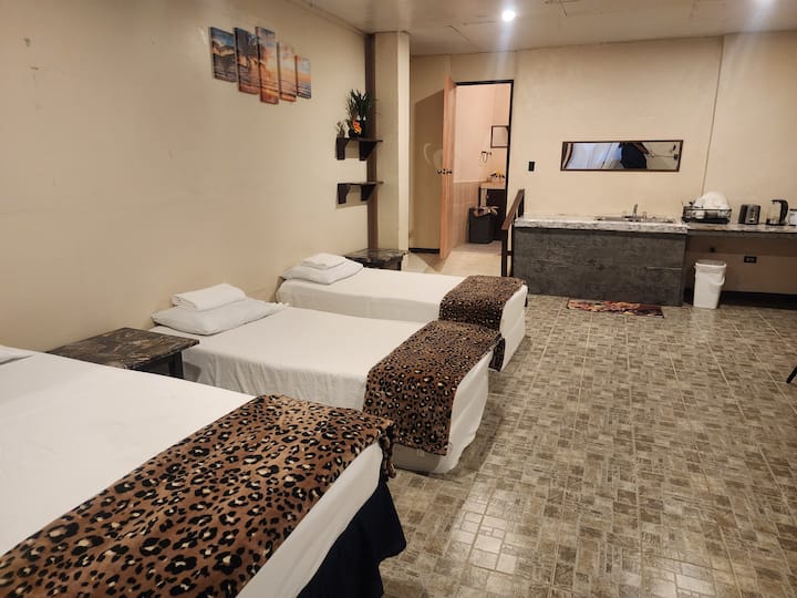 Unit 1 Spacious Studio With 3-4 Beds, One Bathroom - Federated States of Micronesia