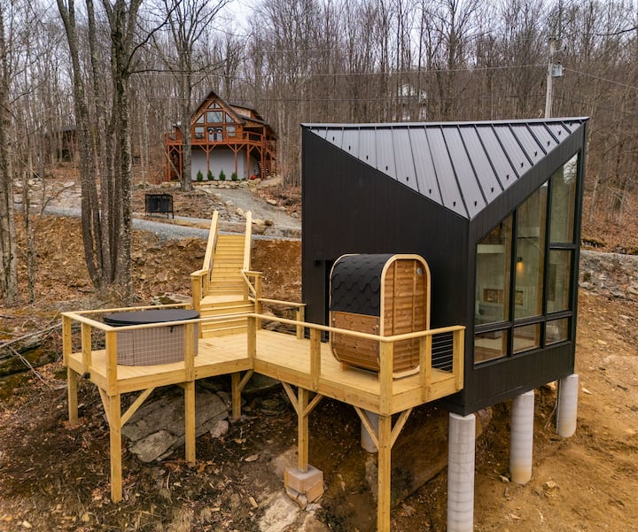 Beech Mtn Tiny Cabin | Mins To Slopes | Location - Beech Mountain, NC