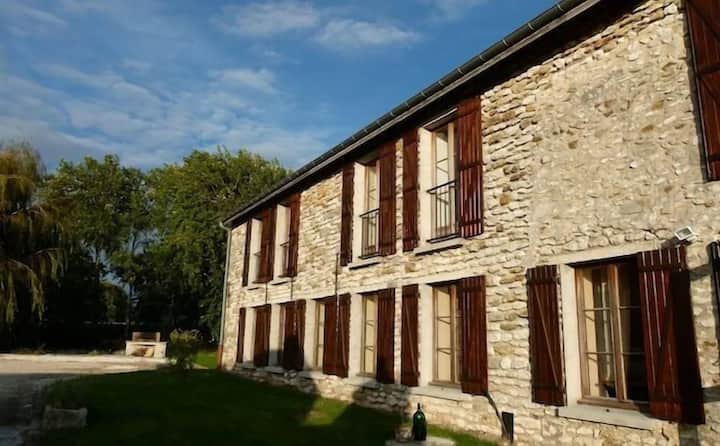 Gite De Groupe - 15 Couchages - Ancien Hôtel - Eure-et-Loir