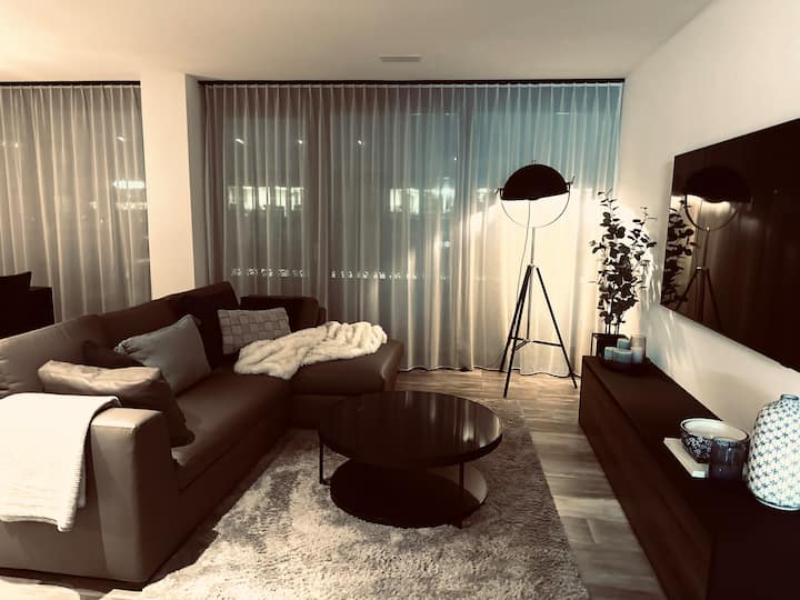 Modern Flat - Furnished - 10’ To Zh City - Zürich