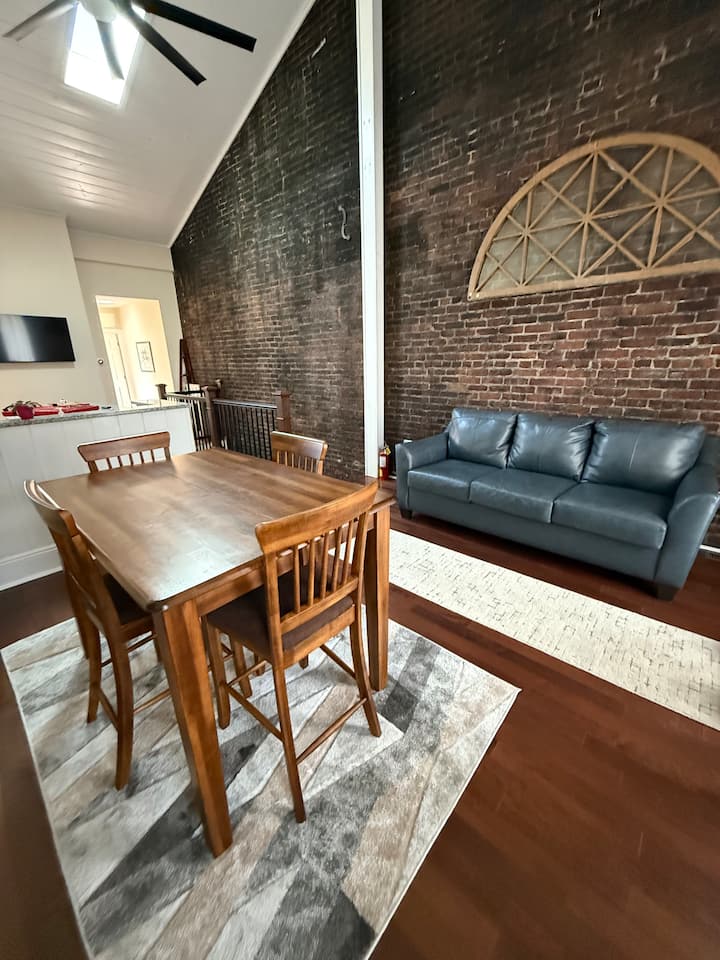 Cozy Historic Home In The Heart Of North Wheeling - Wheeling, WV