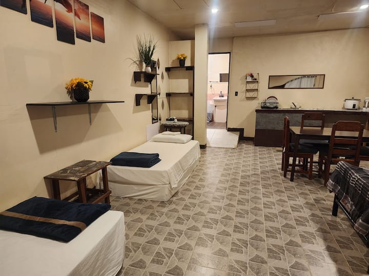 Unit 2 Spacious Room With 3-4 Beds, One Bathroom - Federated States of Micronesia