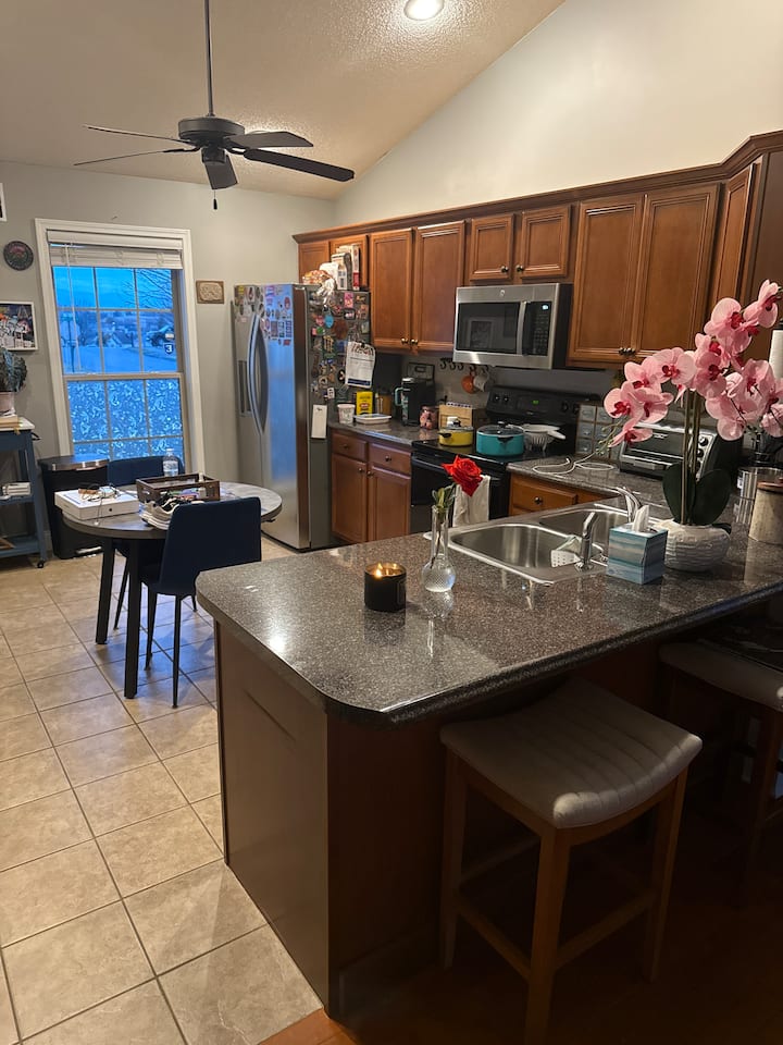 Beautiful Home In Jonesborough - Brights Zoo, Limestone