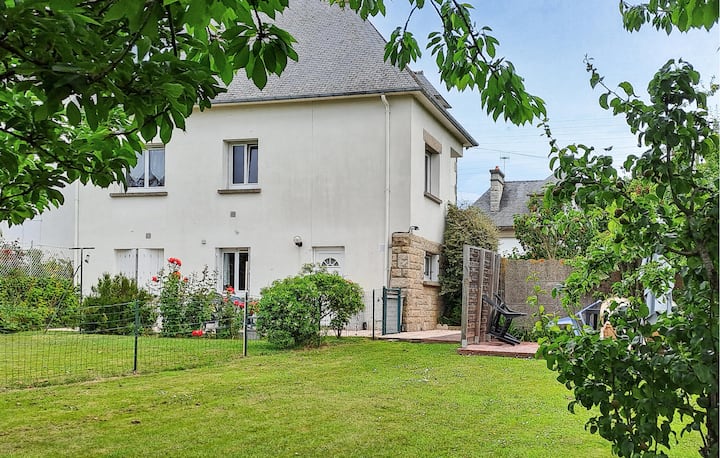 3 Bedroom Amazing Home In Cancale - Cancale