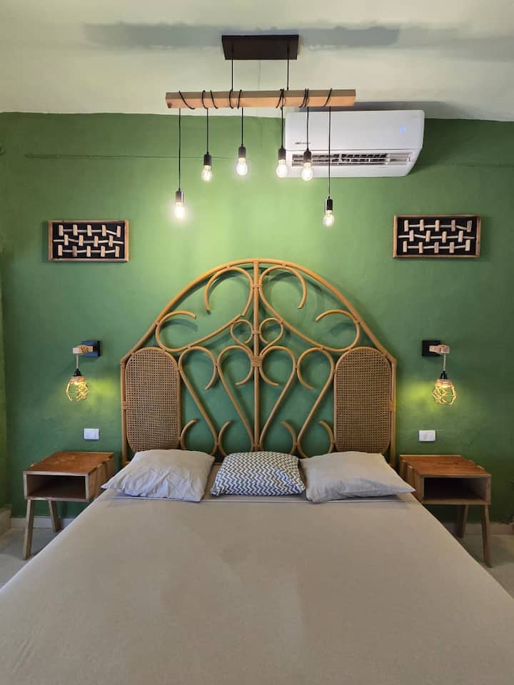 《 Olivo & Madera 》- Shared Pool & Private Patio - Mérida, México