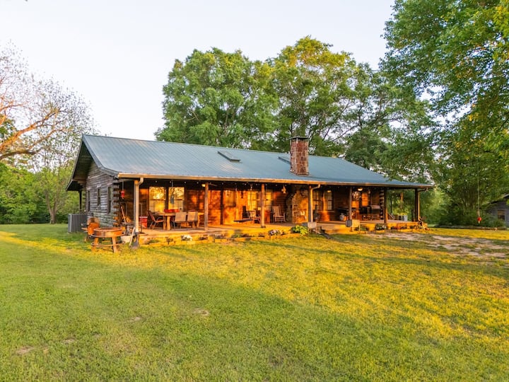 Texas Ranch Retreat W/ Guest House & Sauna” - Naples, TX