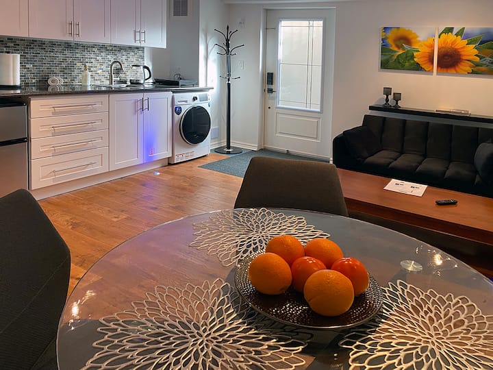 Private Entrance 1 Bedroom Basement Suite - Aurora
