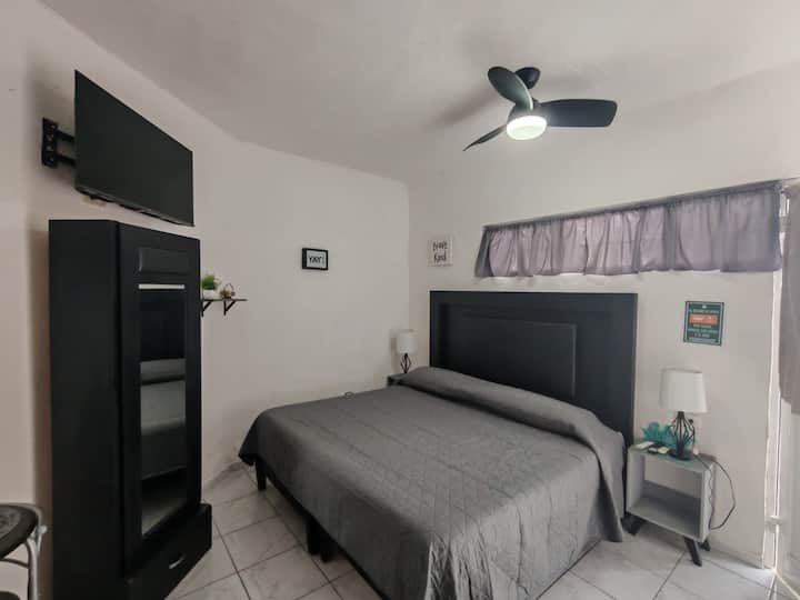 Excelente Depto. Con Minisplit/cama Ks/facturamos - Saltillo