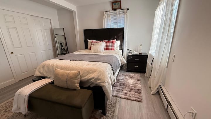 Cozy Suburban Escape Close To Queens & Manhattan - Westbury, NY