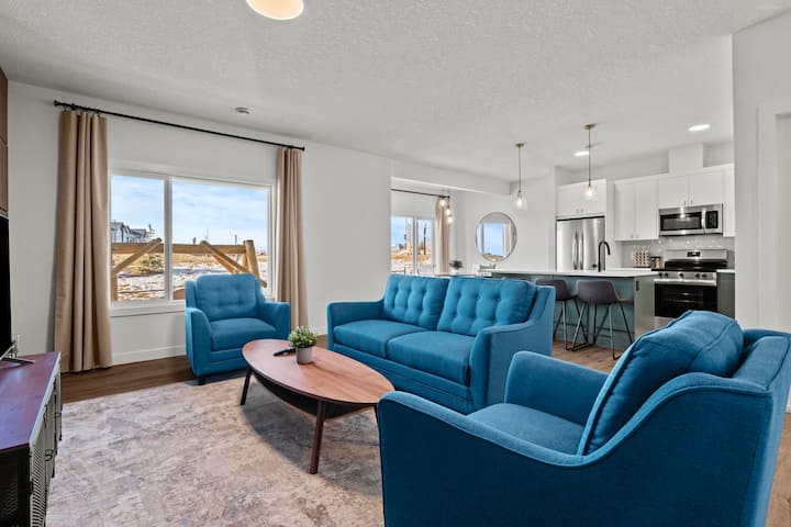 Bright, New Suite 10 Min From Calgary - Okotoks