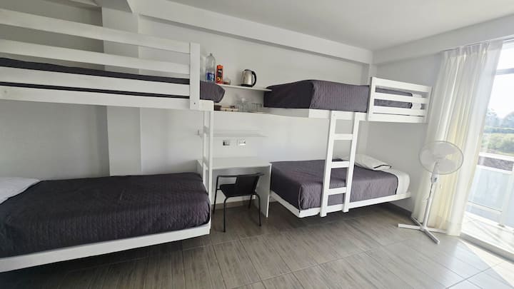 Amplia Habitación 5, P/ 4 Pers C/ Piscina Compart - Mala